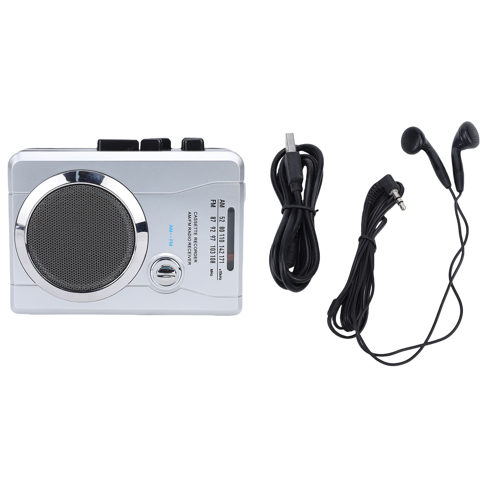 Портативный кассетный плеер-диктофон с AM/FM-радио, встроенным динамиком, микрофоном и разъемом для наушников, работает от батареек и постоянного тока.