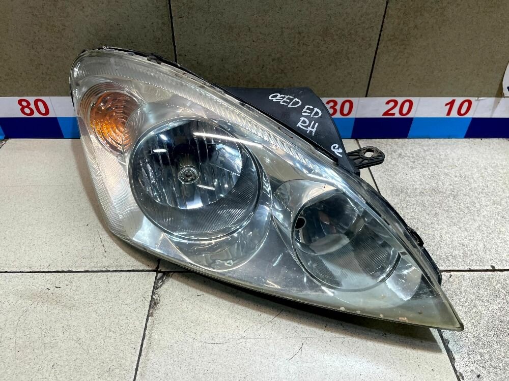 Фара правая Kia Ceed ED 921021H500