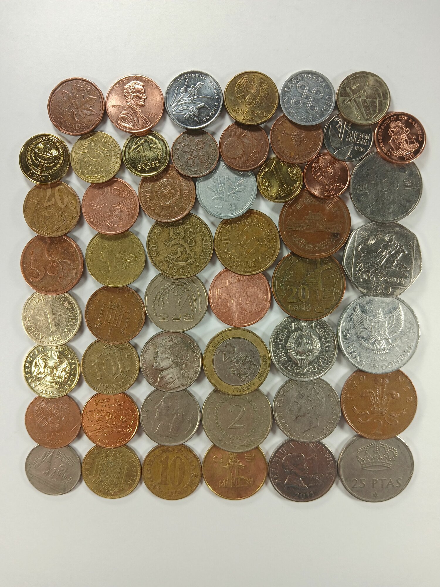 Набор из 30 разных иностранных монет