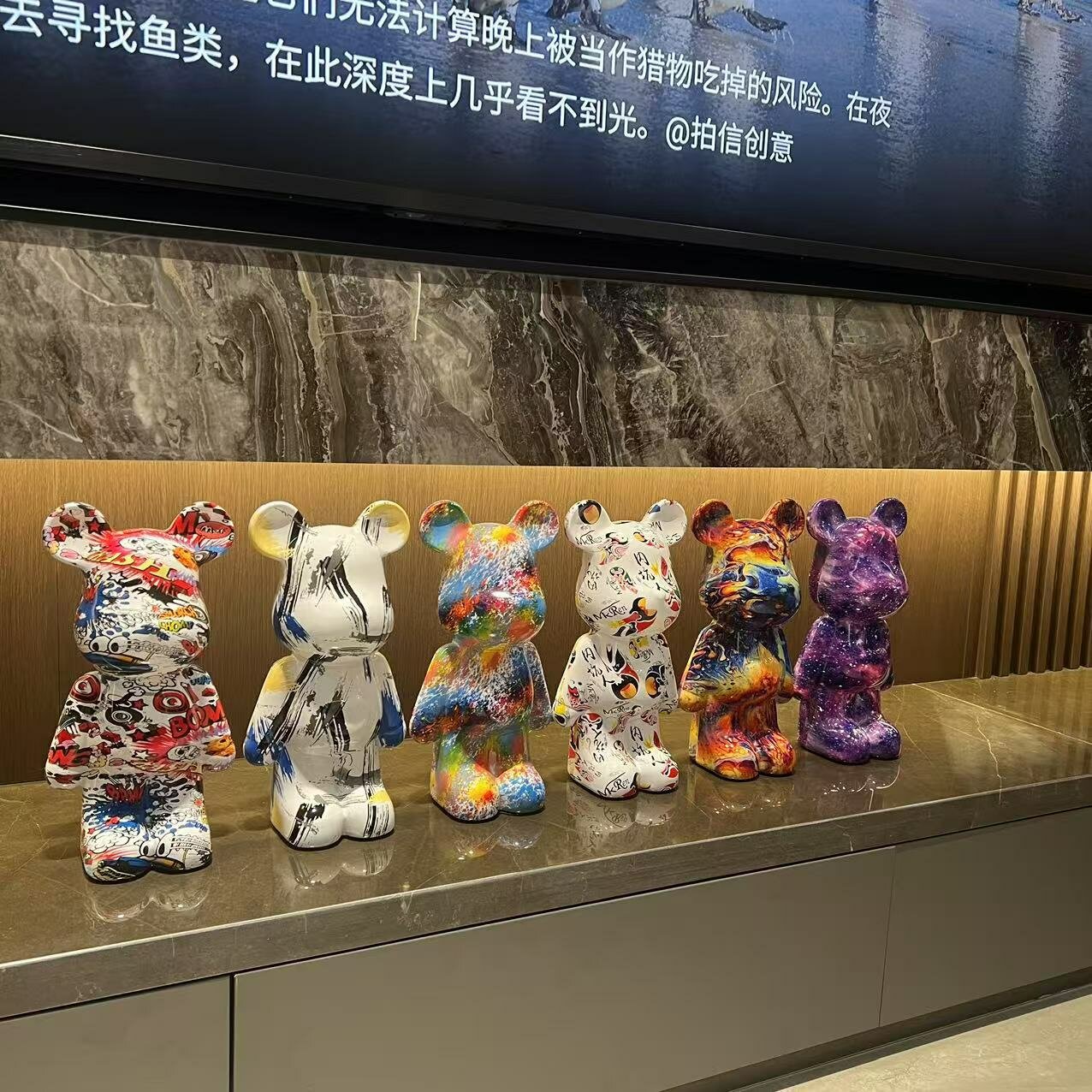 Украшение детской комнаты с медвежонком, интернет-знаменитость, светлый роскошный ТВ-шкаф, винный шкаф, фигурка мультяшного жестокого медведя, маленькая кукла