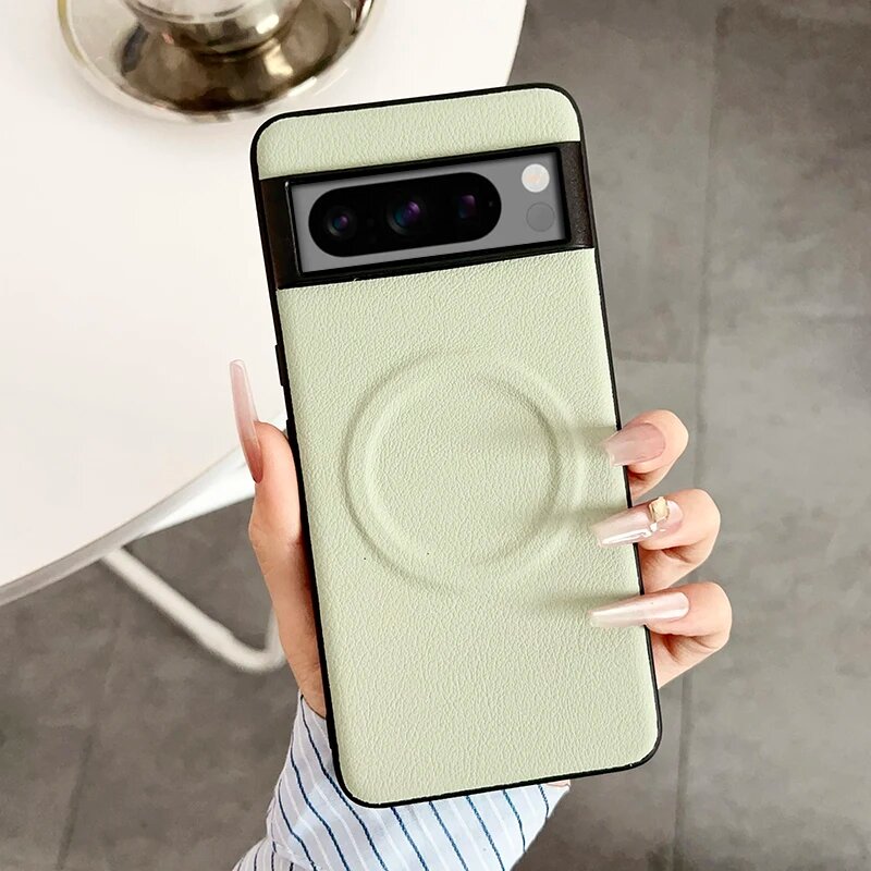 Кожаный чехол на Google Pixel 7 Light Green с магнитом