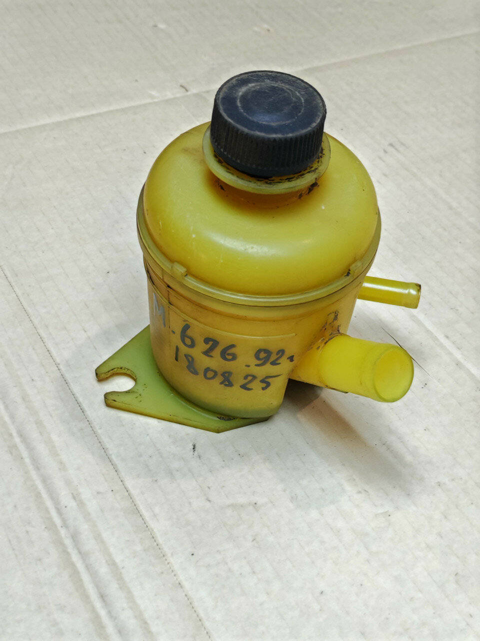 Бачок ГУР Mazda 626 GE Хетч