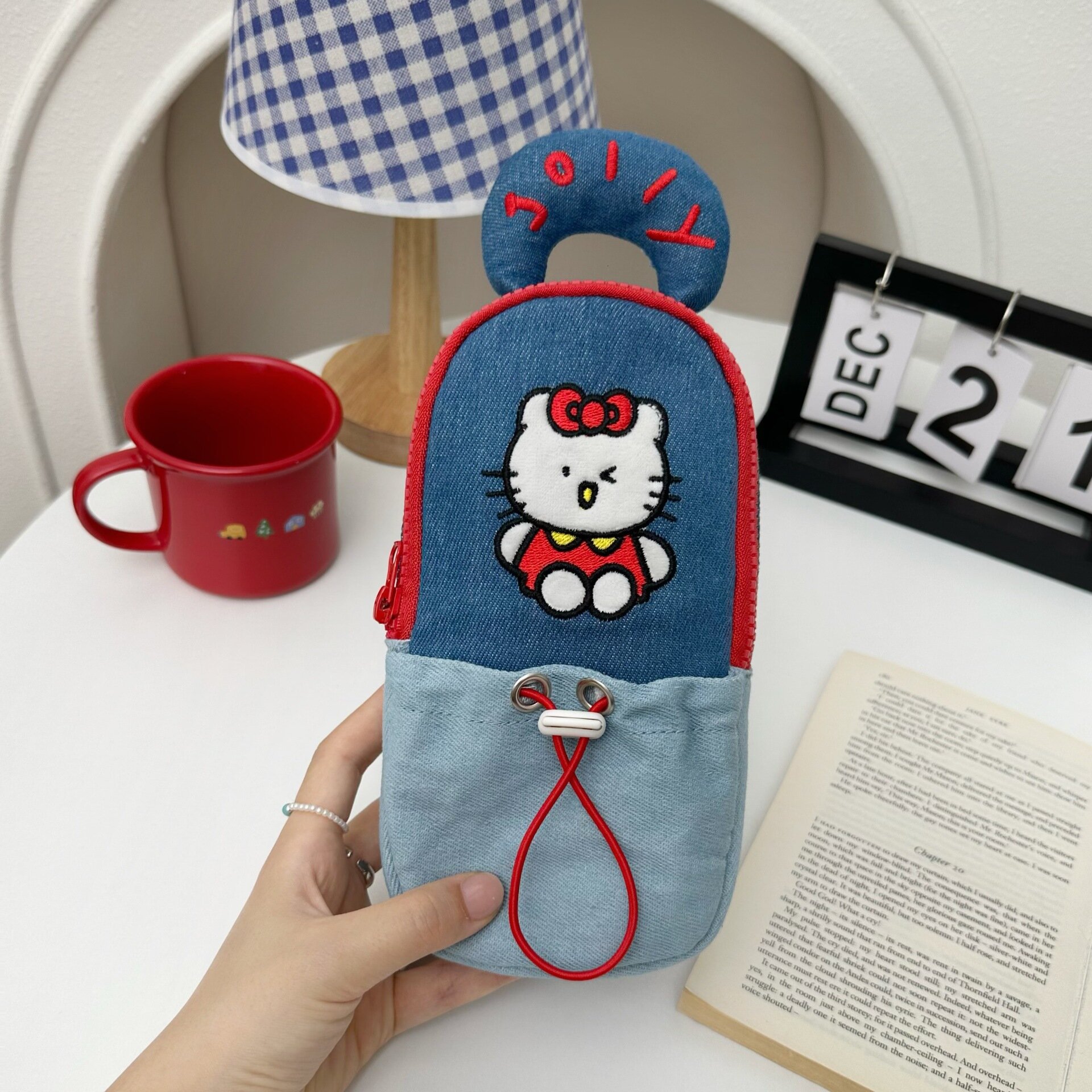 Оригинальный мультяшный ручной пенал, высокая эстетика, стиль Ins, большой объем, шнурок для канцелярии, стоячий пенал