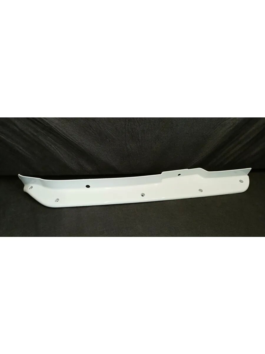 Декоративная панель бампера левая