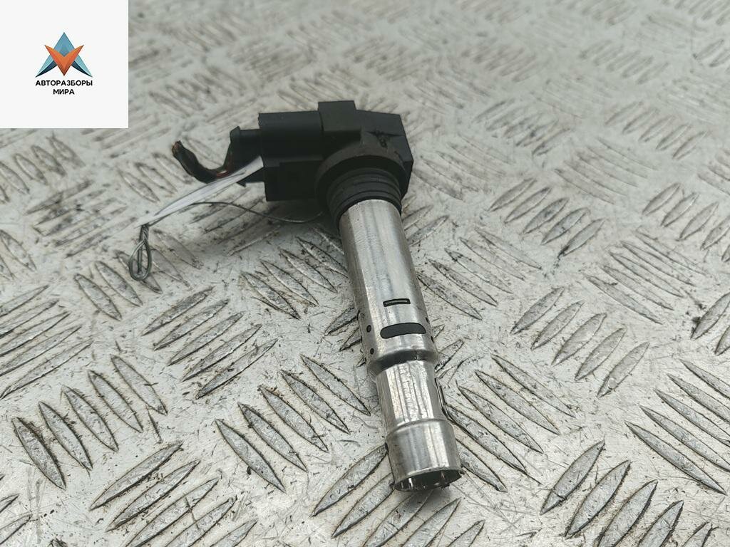 Катушка зажигания Volkswagen Golf 4 2002 036905715F