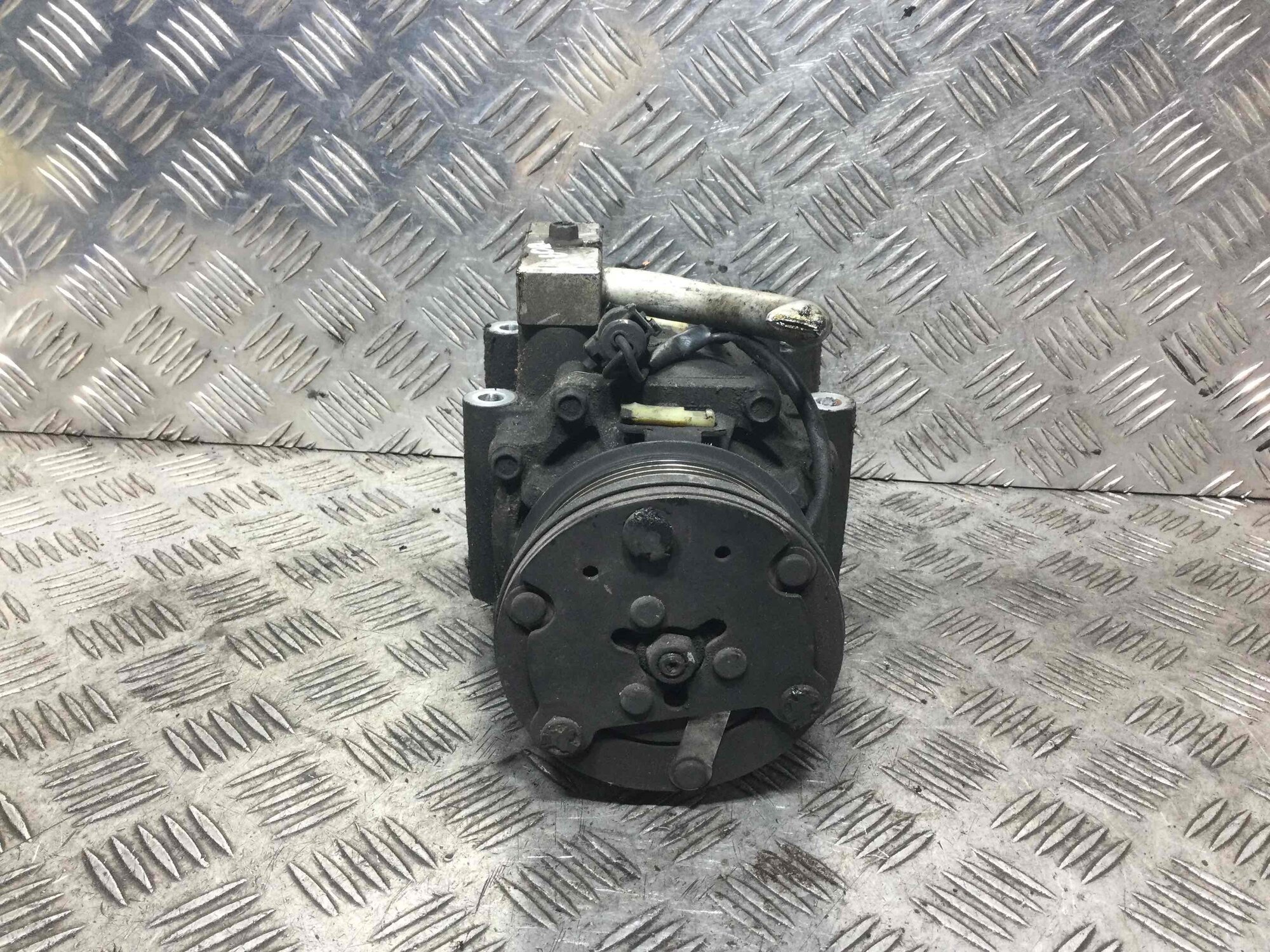 Б/У Компрессор кондиционера Ford Focus 1 поколение (1998-2001) 2000 г.