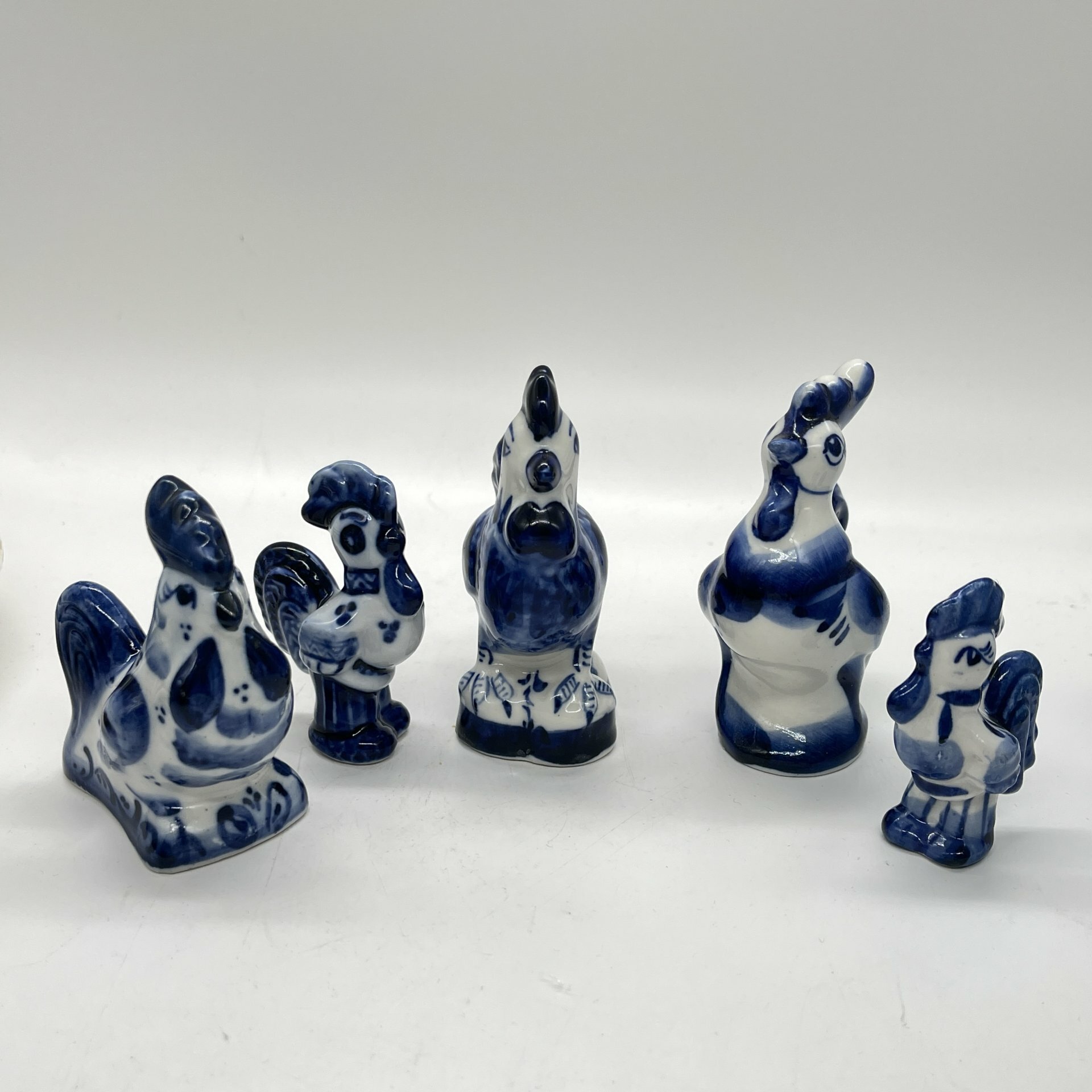 Набор из 5 статуэток в виде петухов (подбор), Гжель, фарфор, роспись, Россия