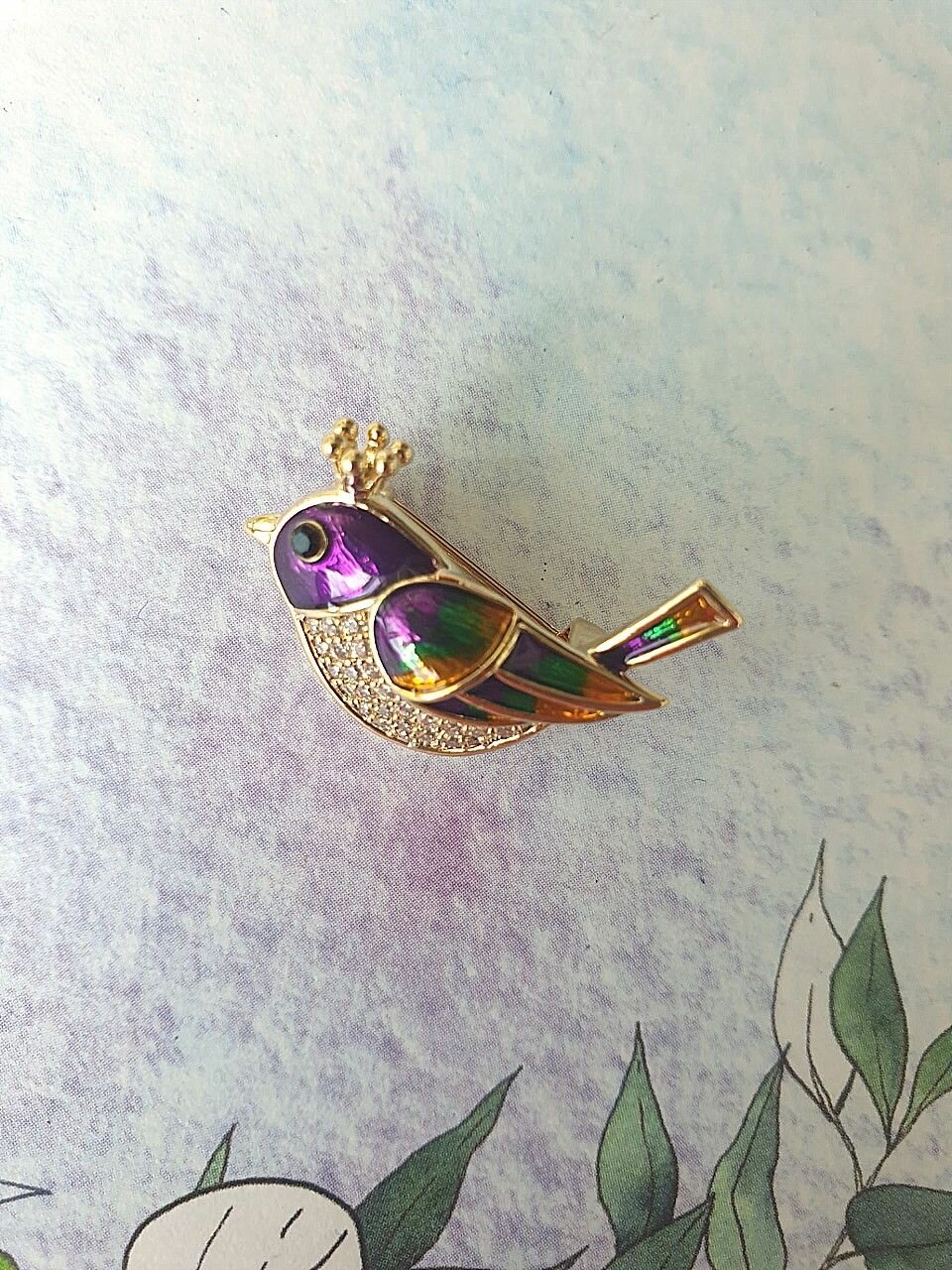 Брошь, стразы