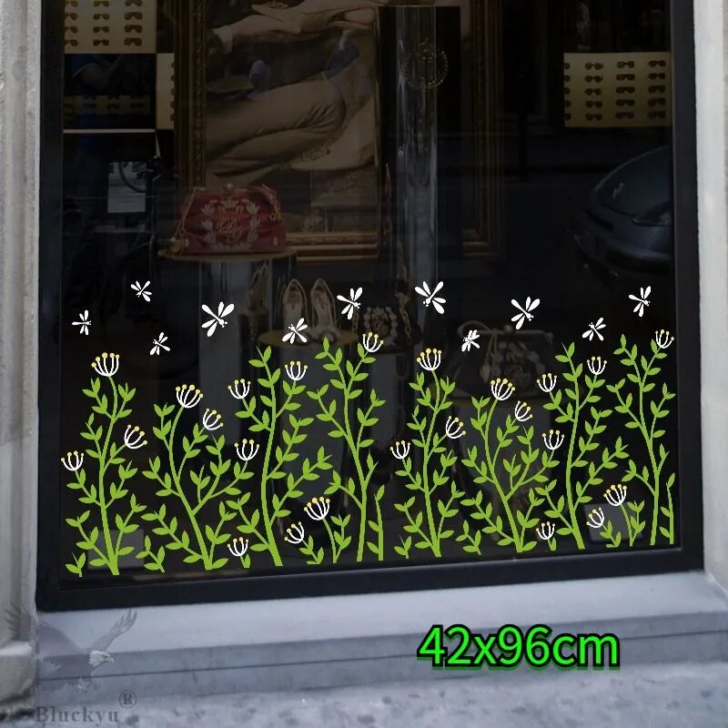 Наклейки с зелеными растениями и красивыми цветочными узорами: ПВХ-материалы используются для украшения коридоров, спален, гостиных, мебели и окон, чтобы создать ощущение свежего весеннего сада