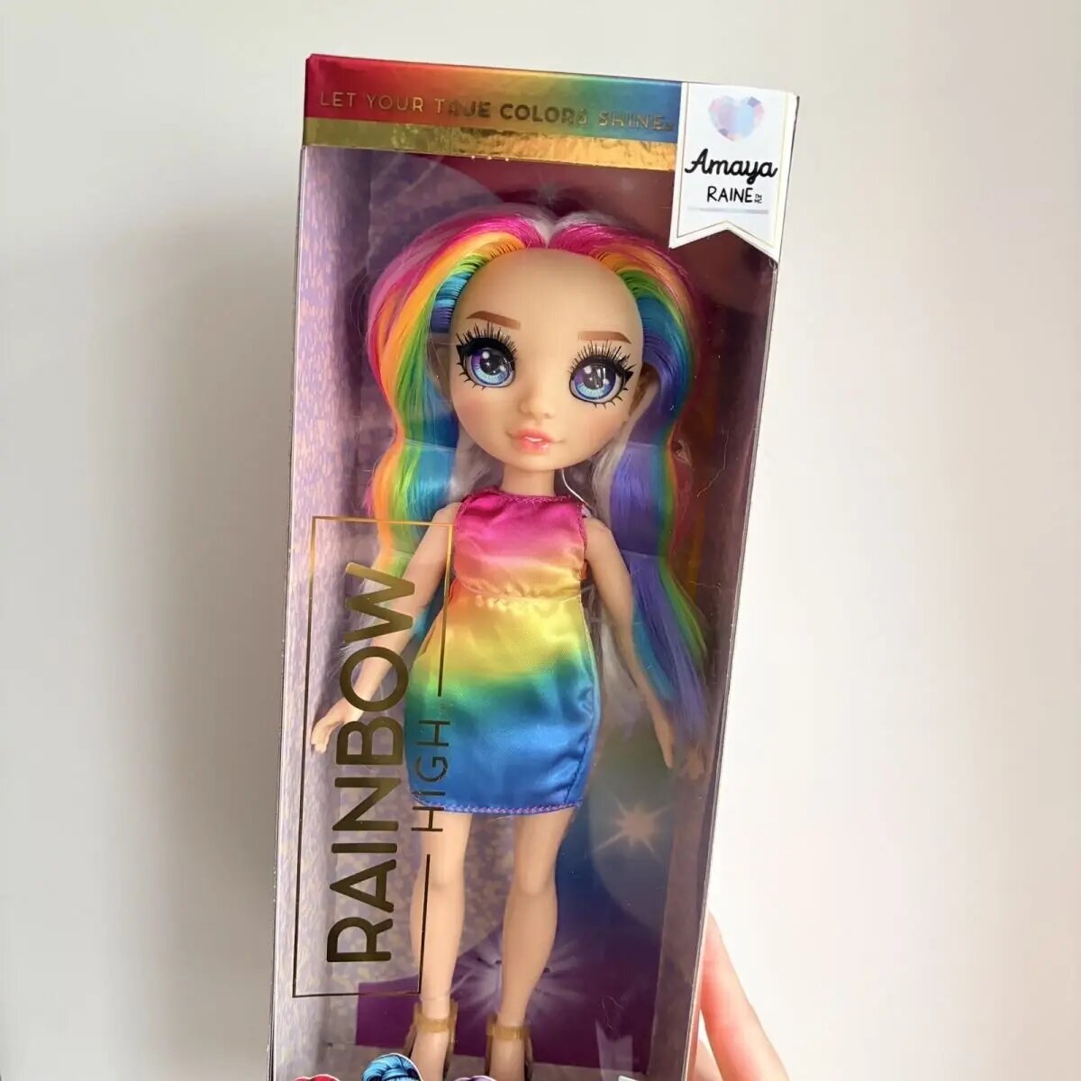 Коллекционная фигурка MGA Rainbow High School Girl: Руби Амайя
