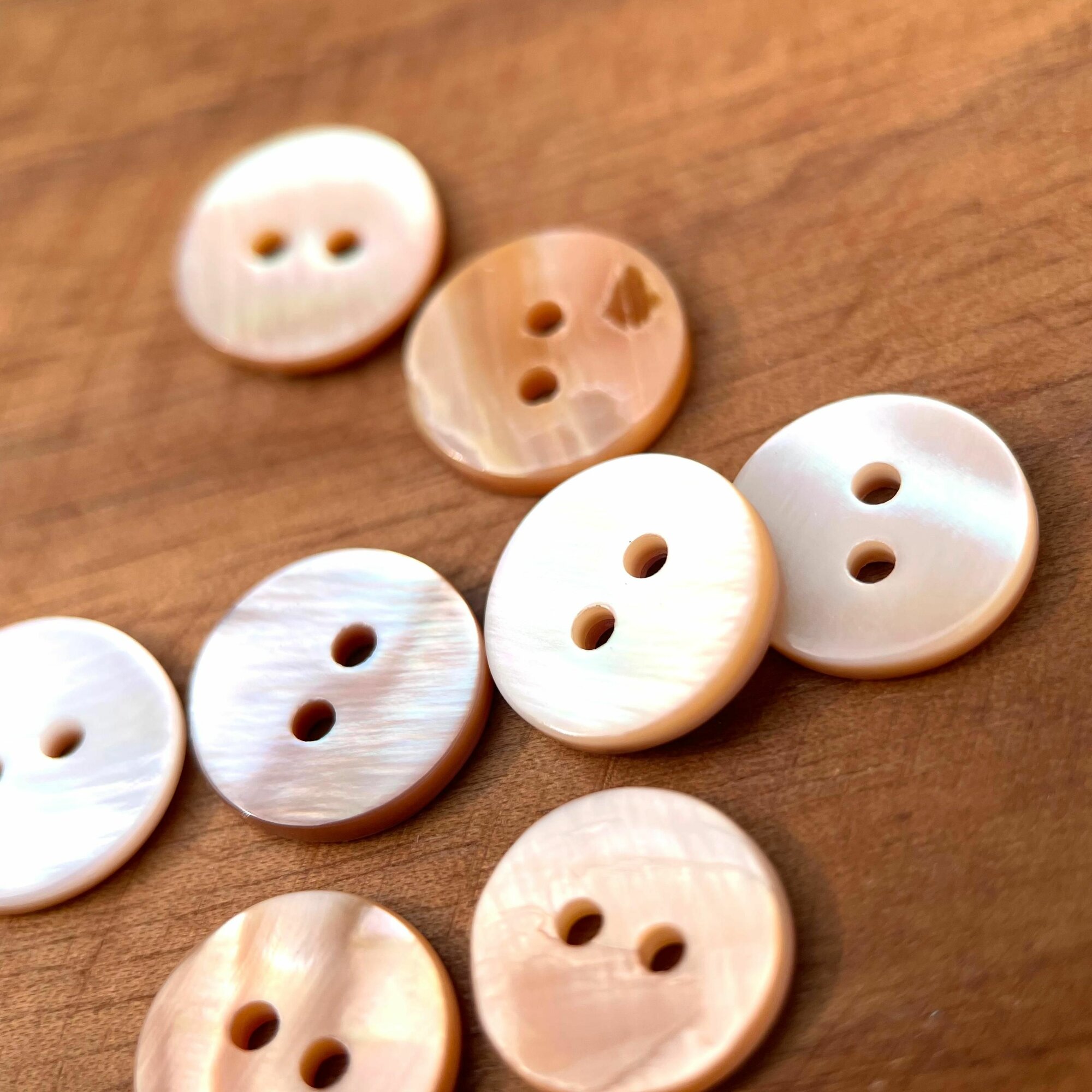 Пуговицы для рубашки из розового перламутра, 11.5 мм, 10 шт, с двумя отверстиями для шитья и рукоделия, декоративный акцент для женских рубашек и пижам