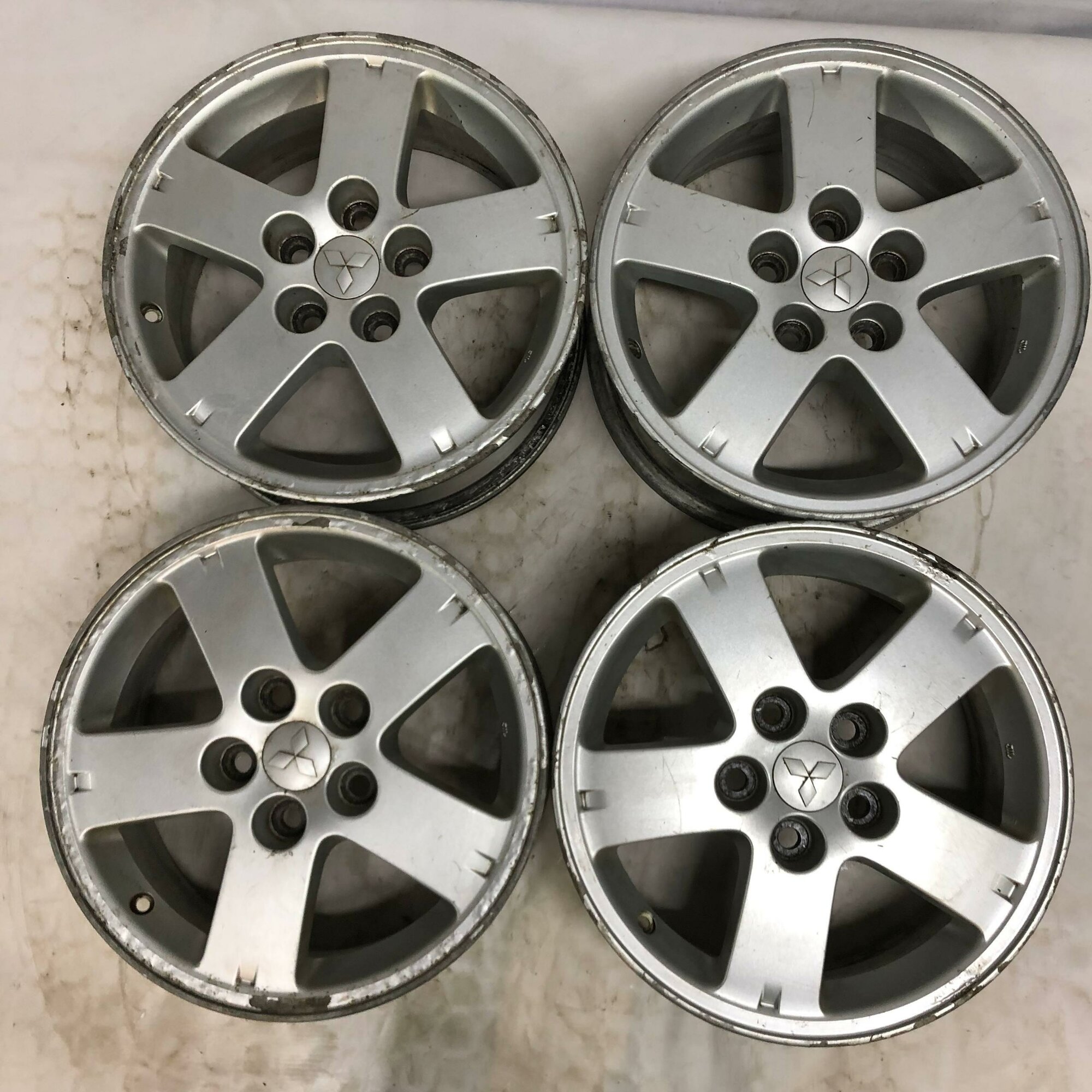 Колесные диски Mitsubishi 16x6.5 PCD 5x114.3 D67.1 ET38 (оригинал)