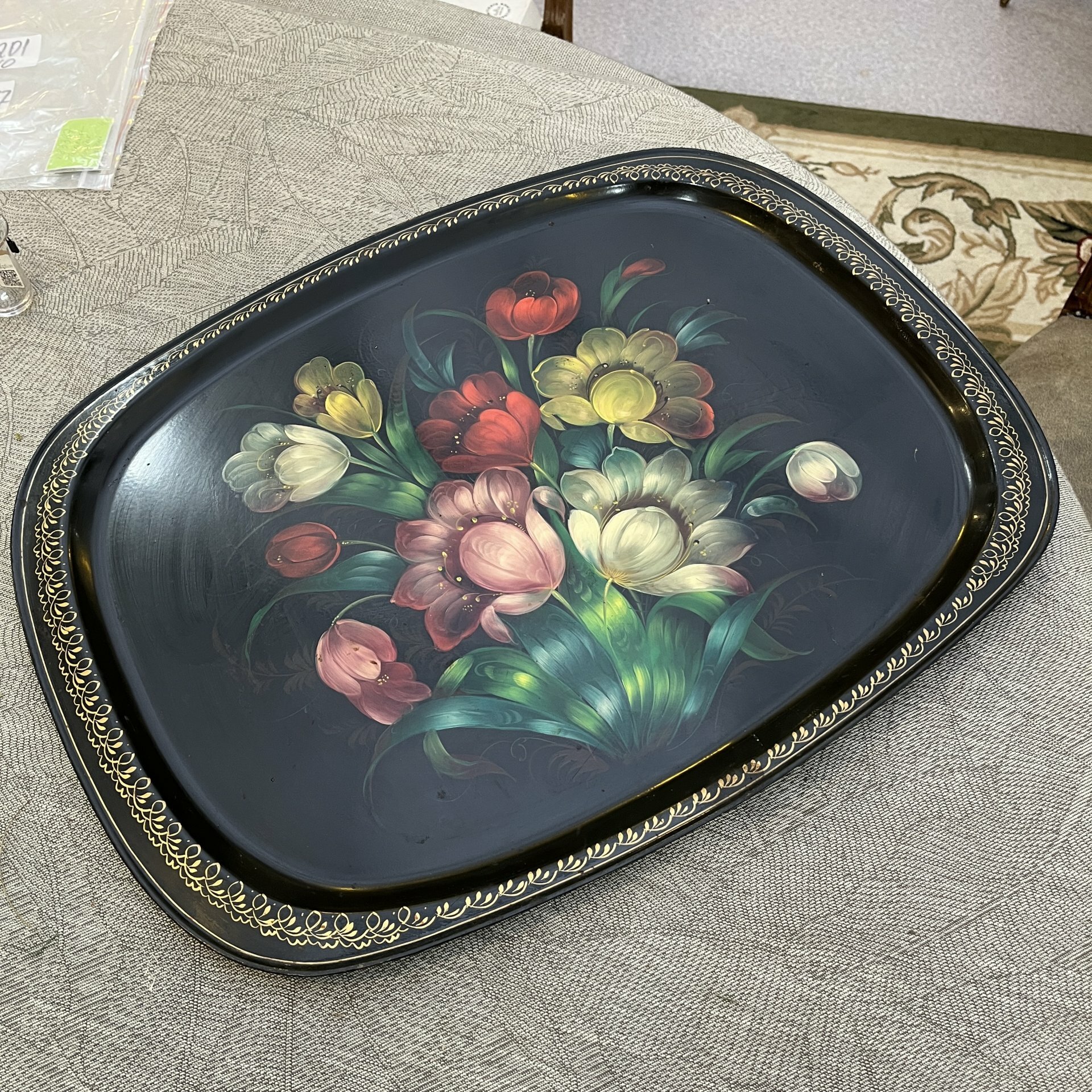 Поднос прямоугольной формы с цветочным декором, жесть, роспись