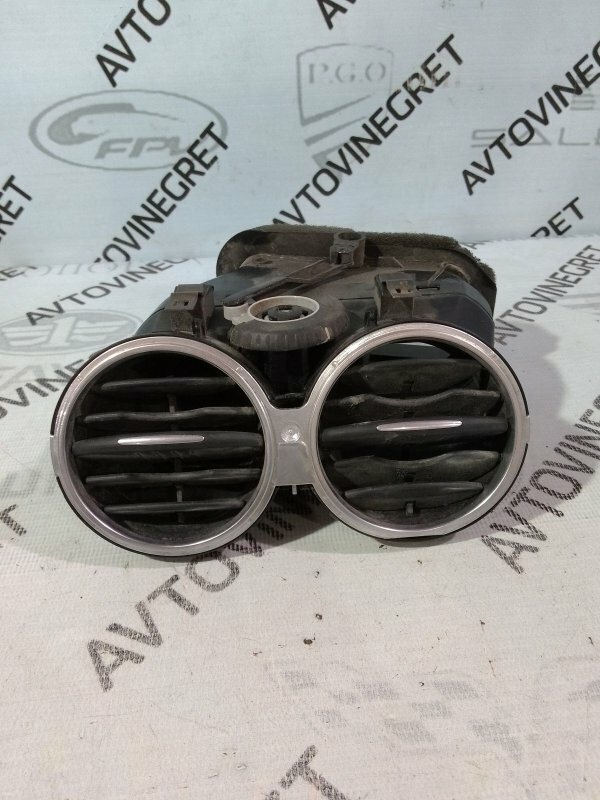 Дефлектор воздуховод левый Volkswagen Golf Plus Б/У с пробегом