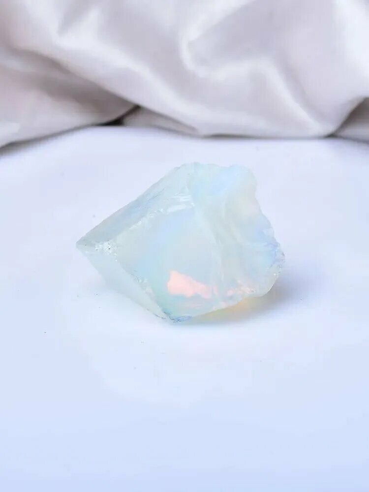 Натуральный камень "опал", необработанный (3-5см 1шт)