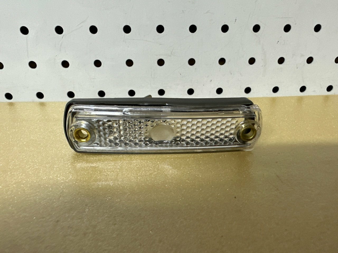 Фонарь габаритный узкий на крышу кабины MAN M/L/F2000 F90