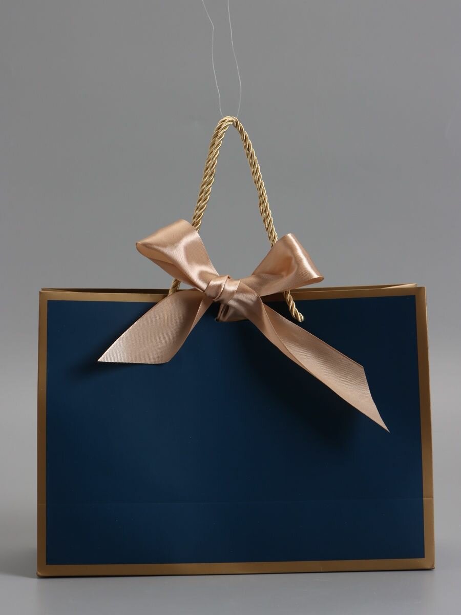 Пакет подарочный ламинированный, темно - синий с золотым, с бантом, 28х20х10 см