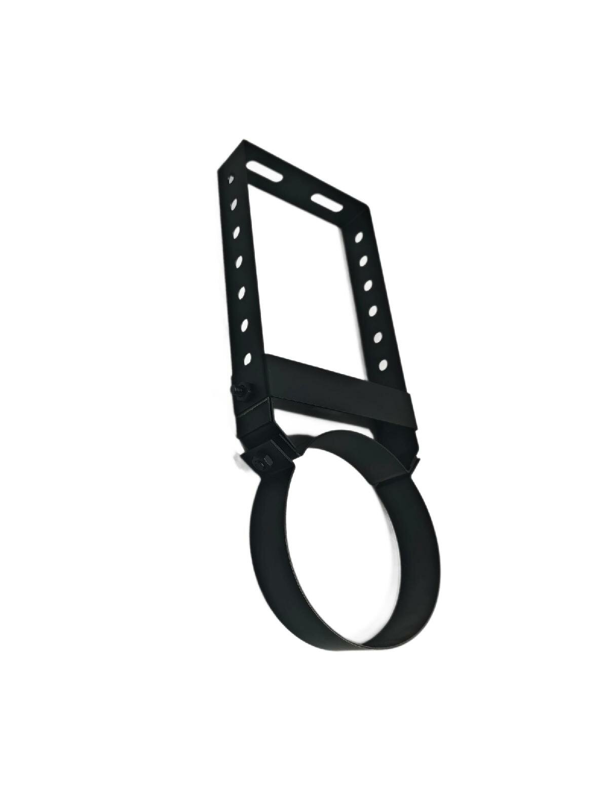 Прочная рама для крепления отопительной трубы из материала толщиной 1,8 мм.