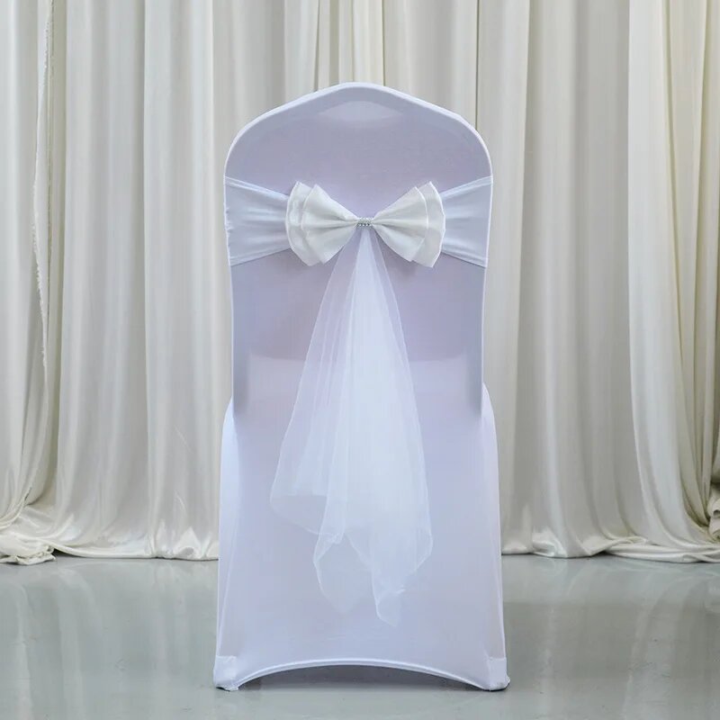 Белые чехлы для стульев с бантом EVENTSDECOR