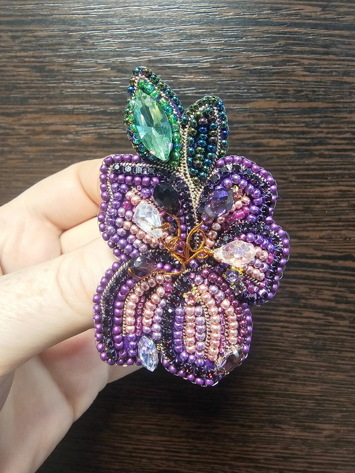 Брошь, стразы