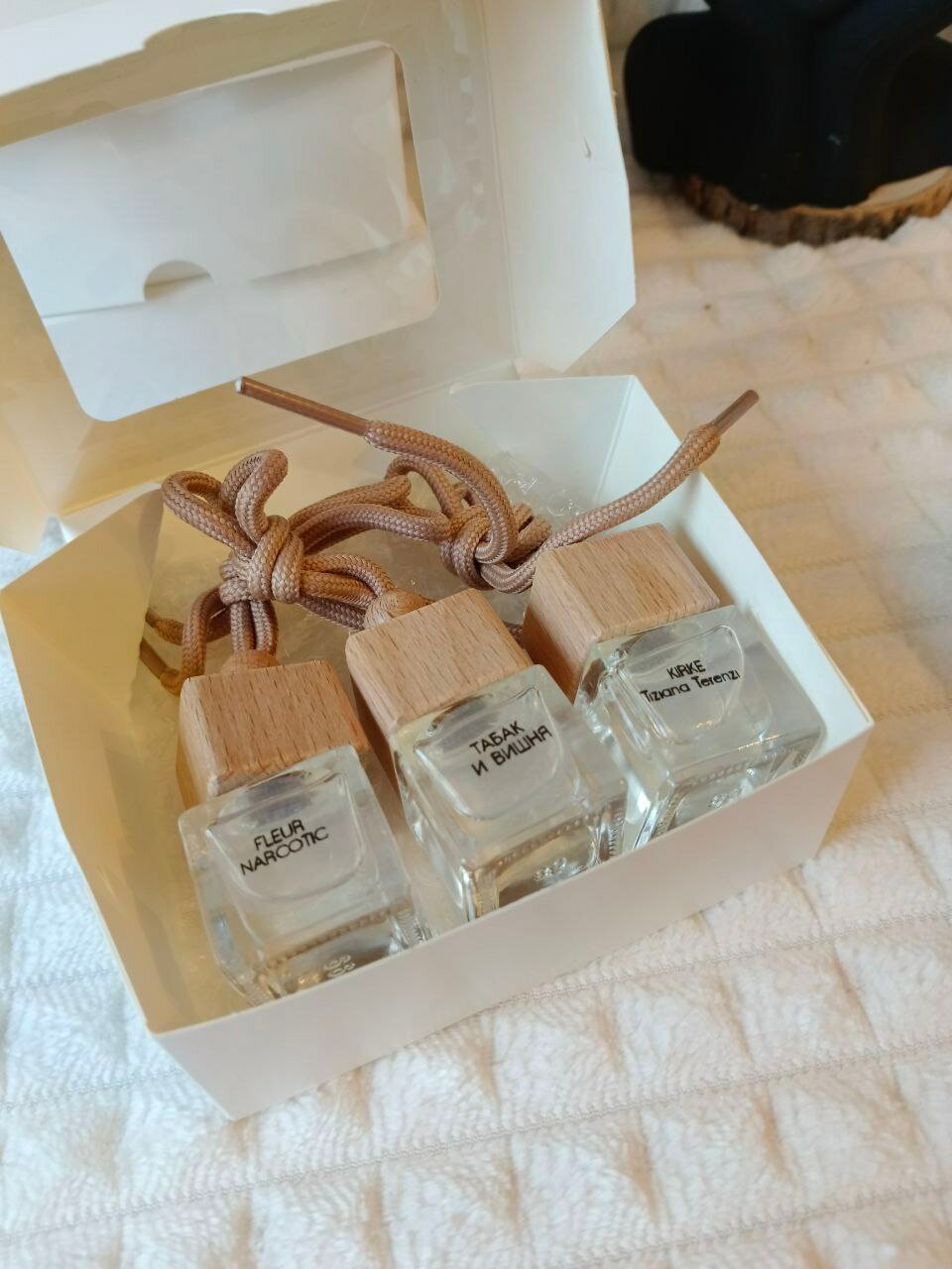 Набор автопарфюмов "Fleur Narcotique, Kirke", жидкие, белые, в подарочной упаковке, 3шт