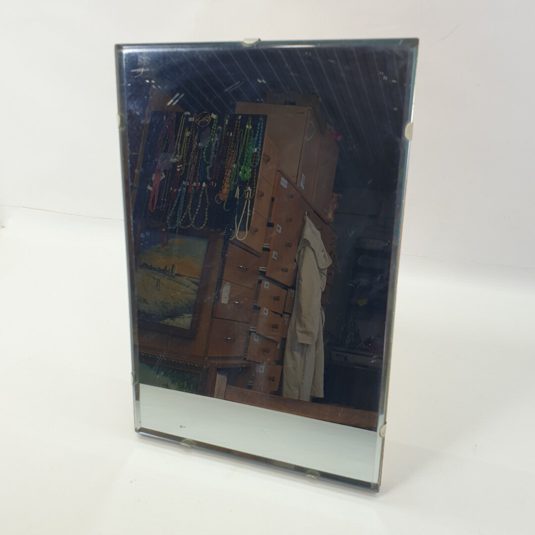 Зеркало на деревянной подставке, размеры 30х20см, винтаж СССР