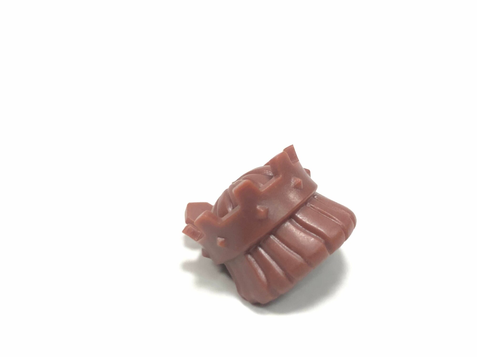 Деталь Lego 18835pb01 Minifigure, Hair Mid-Length, Straight with Gold Crown Pattern