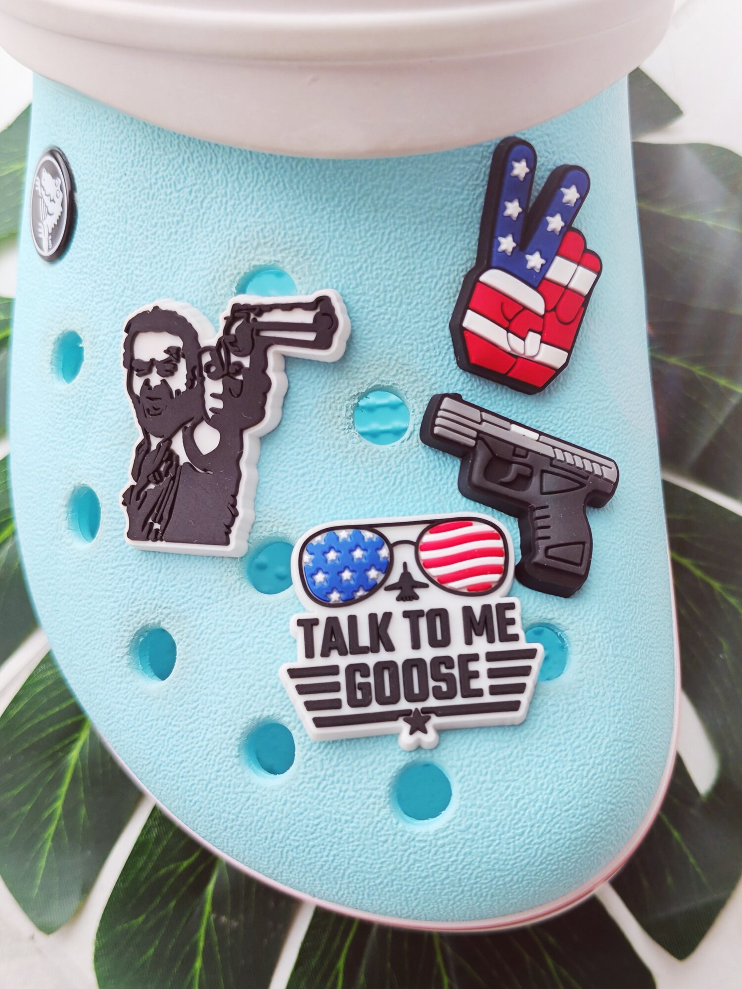 Джибитсы Армия военные на Crocs пистолет США для мужчин