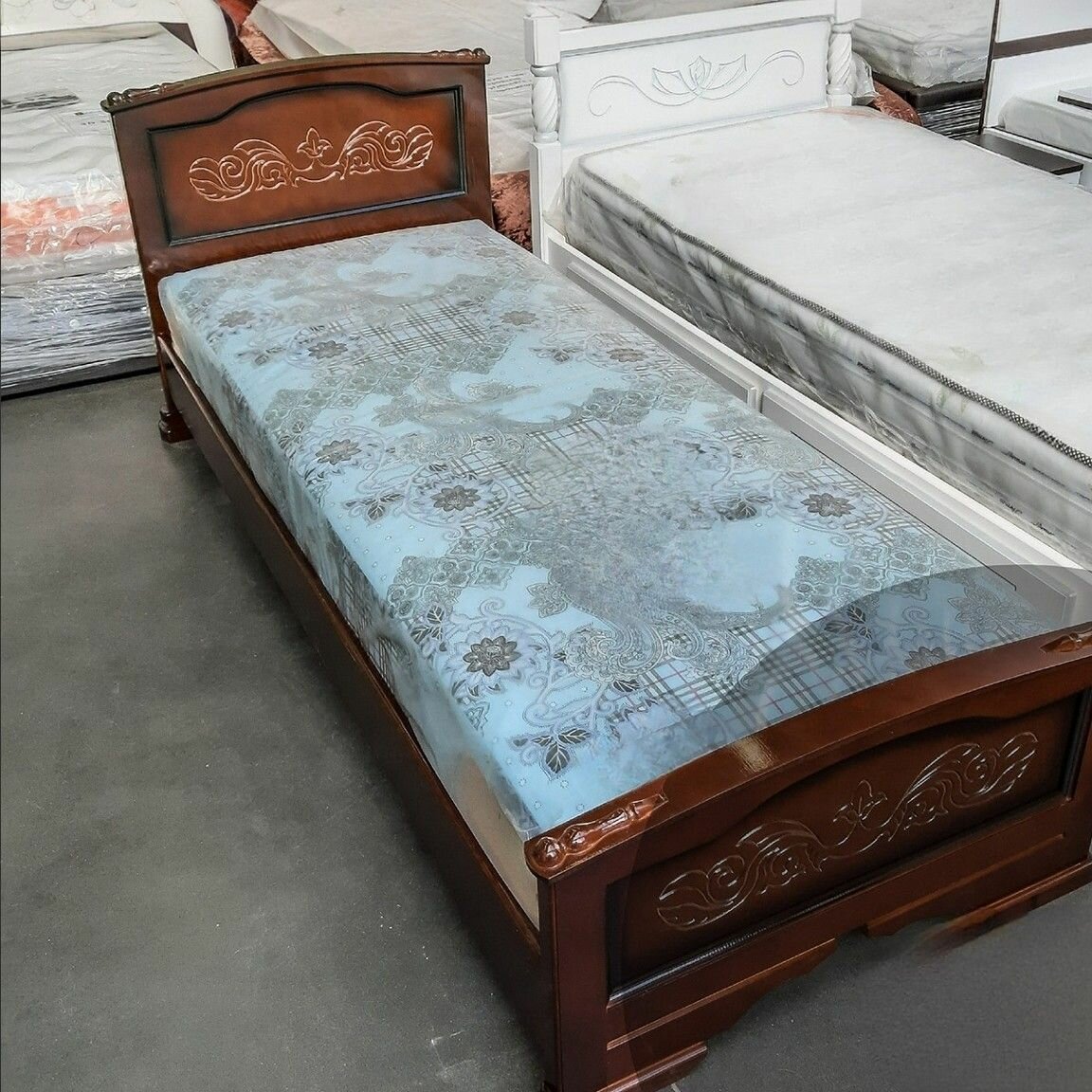 Кровать КАРИНА-6, односпальная, спальное место 90x200 см, орех