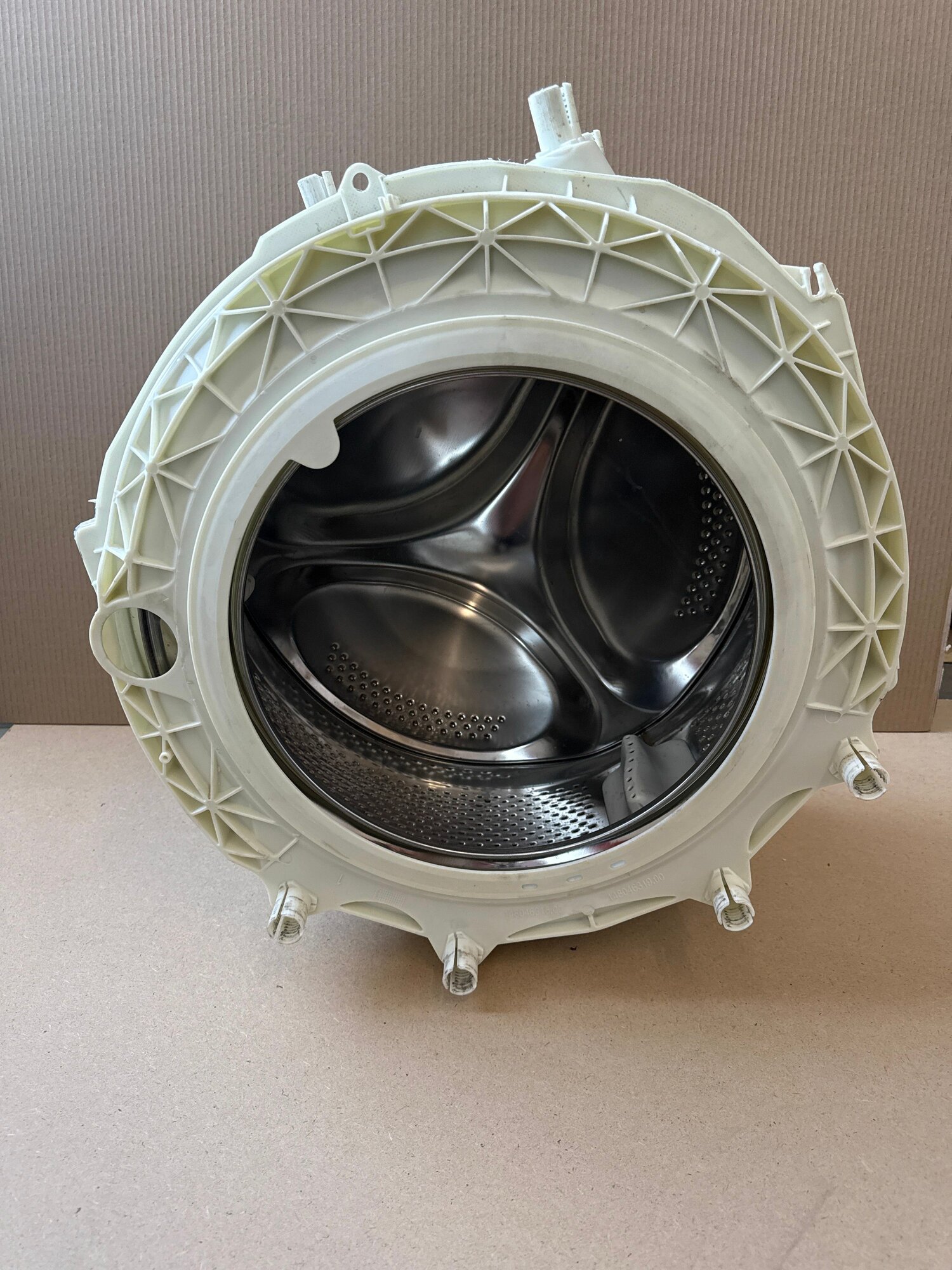 Бак в сборе, для СМА Indesit BWSA7109WSVRU. Товар уцененный