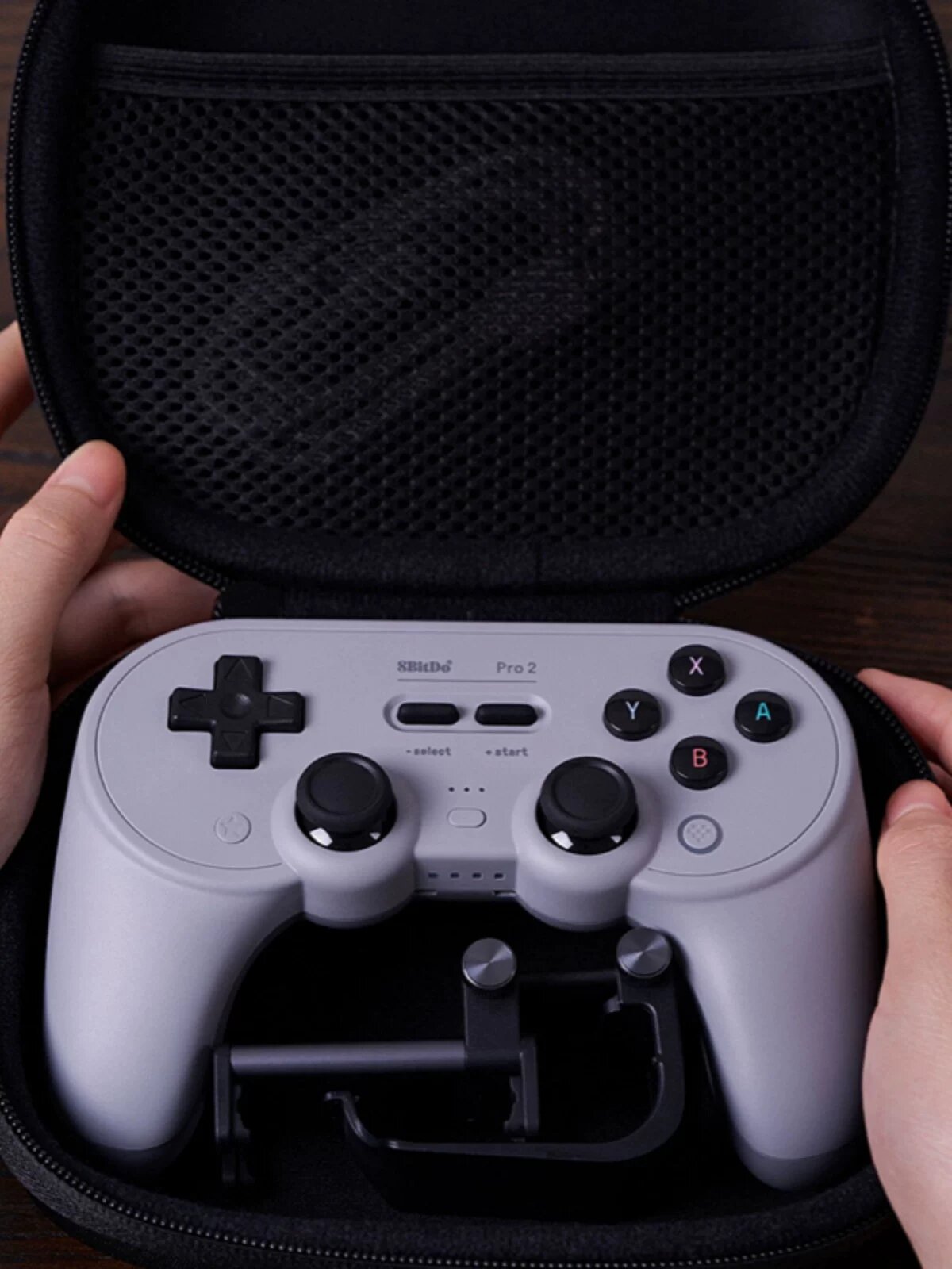 8bitdo Pro 2 беспроводной Bluetooth-контроллер для Xbox и PS5 с чехлом SN30 Pro+ - Черный