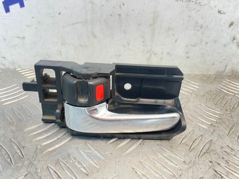 Ручка двери внутренняя toyota Corolla 2006 6920613020B0 ZZE120 4ZZFE, передняя левая (с пробегом)
