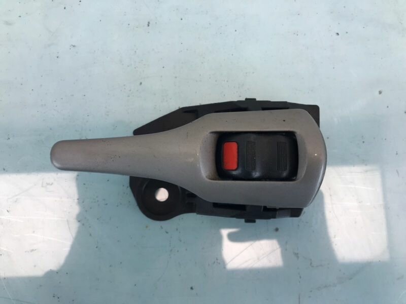 Ручка двери внутренняя toyota corolla 2007 6920512220B4 E150 1ZRFE, передняя правая (с пробегом)