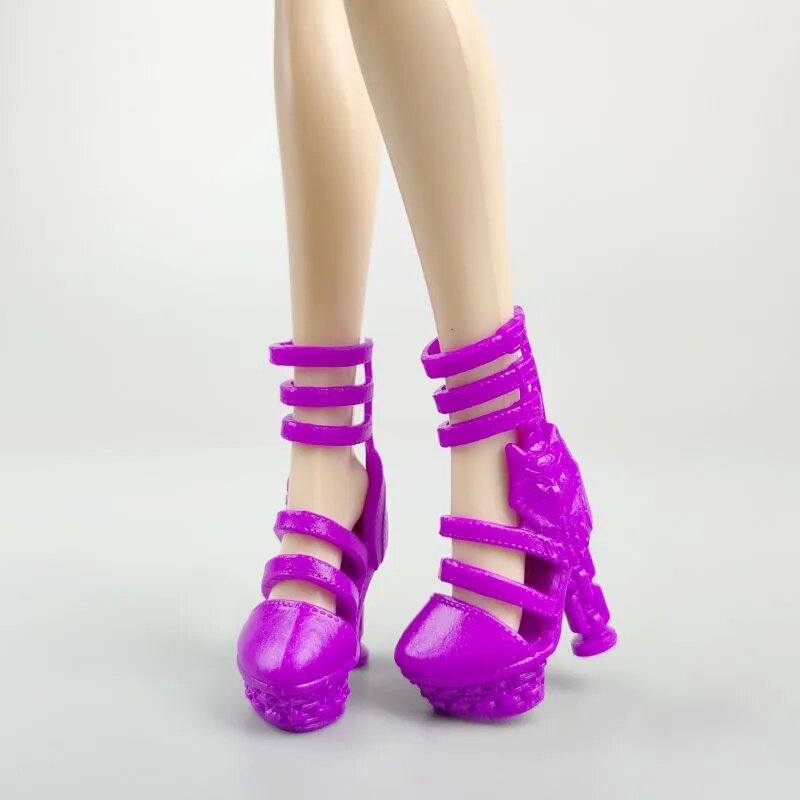 Туфли подходят для кукол Monster High