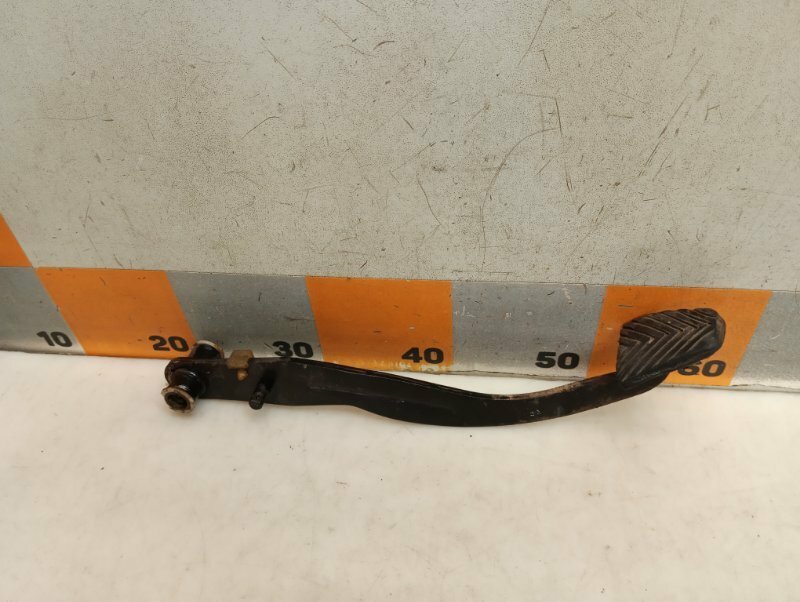 Б/У Педаль сцепления Hyundai i20 2009 1, PB 405147 Hyundai-KIA арт. 328021J100