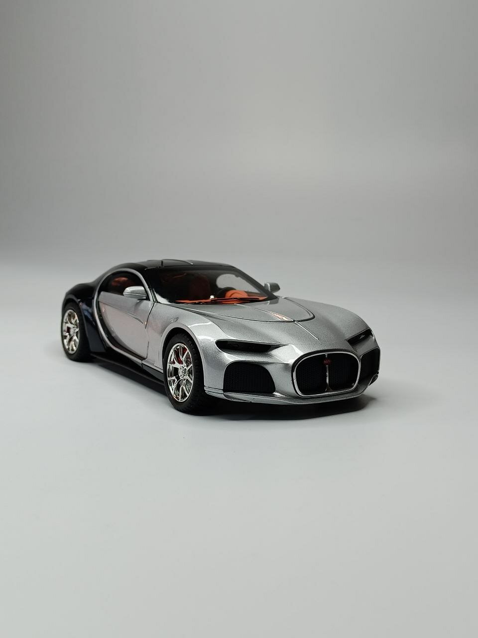 Коллекционная машинка игрушка металлическая Bugatti для мальчиков масштабная модель 1:24 черно-серебристый YZ