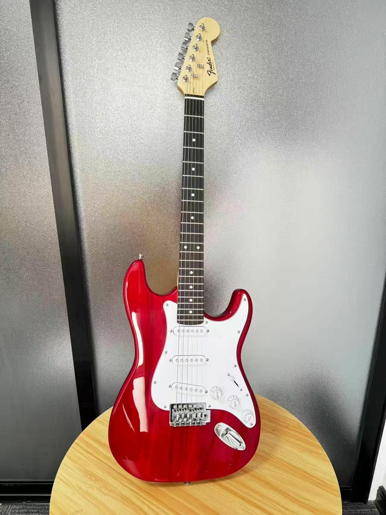 Fender st 6-струнная 39"