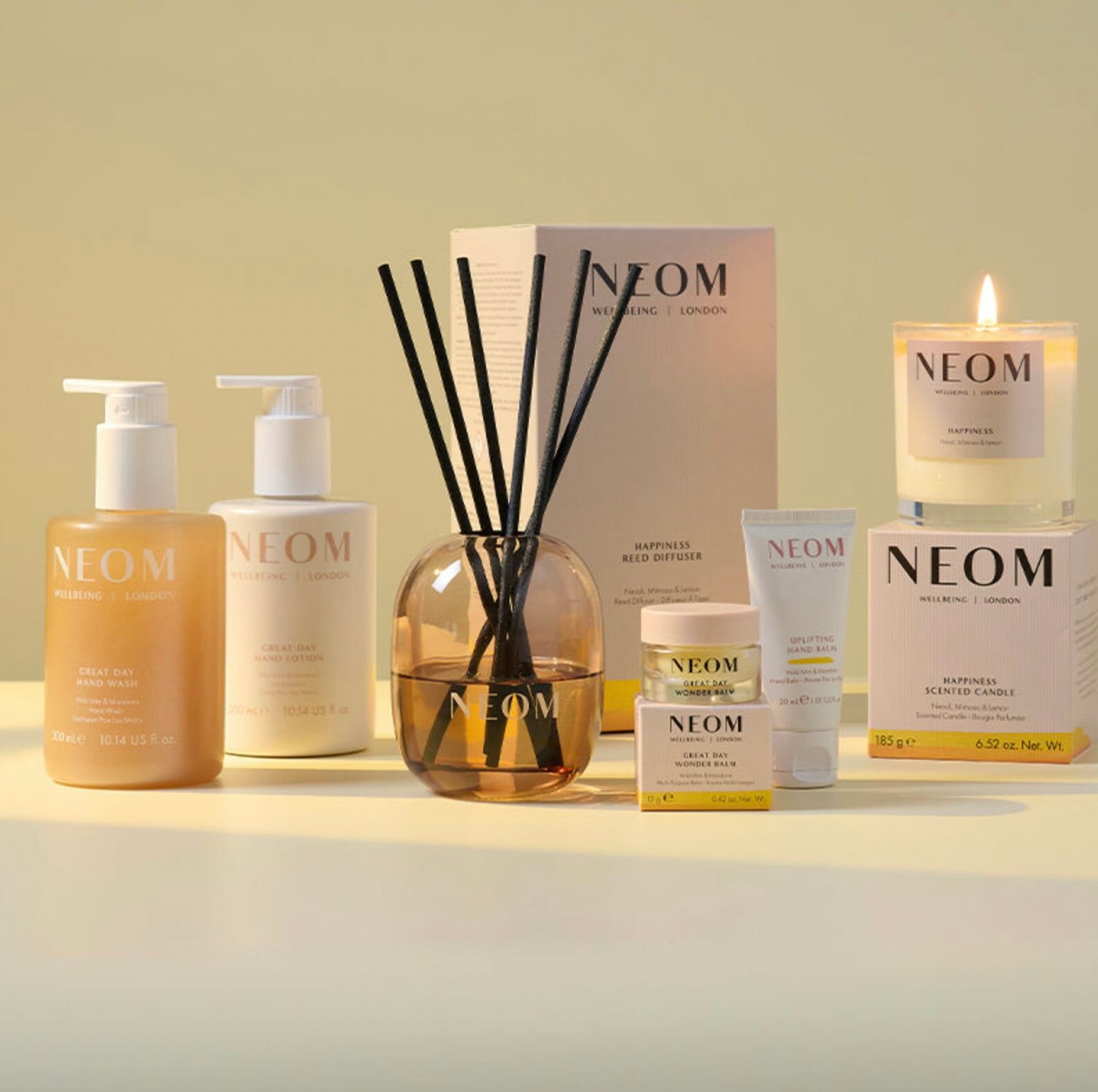 Набор Neom The Mood Boosting Routine со средствами для кожи