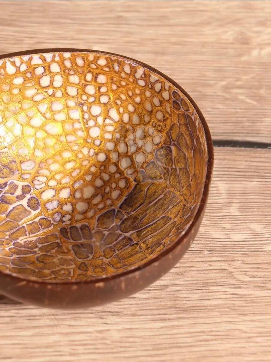 Элегантная декоративная чаша из кокоса