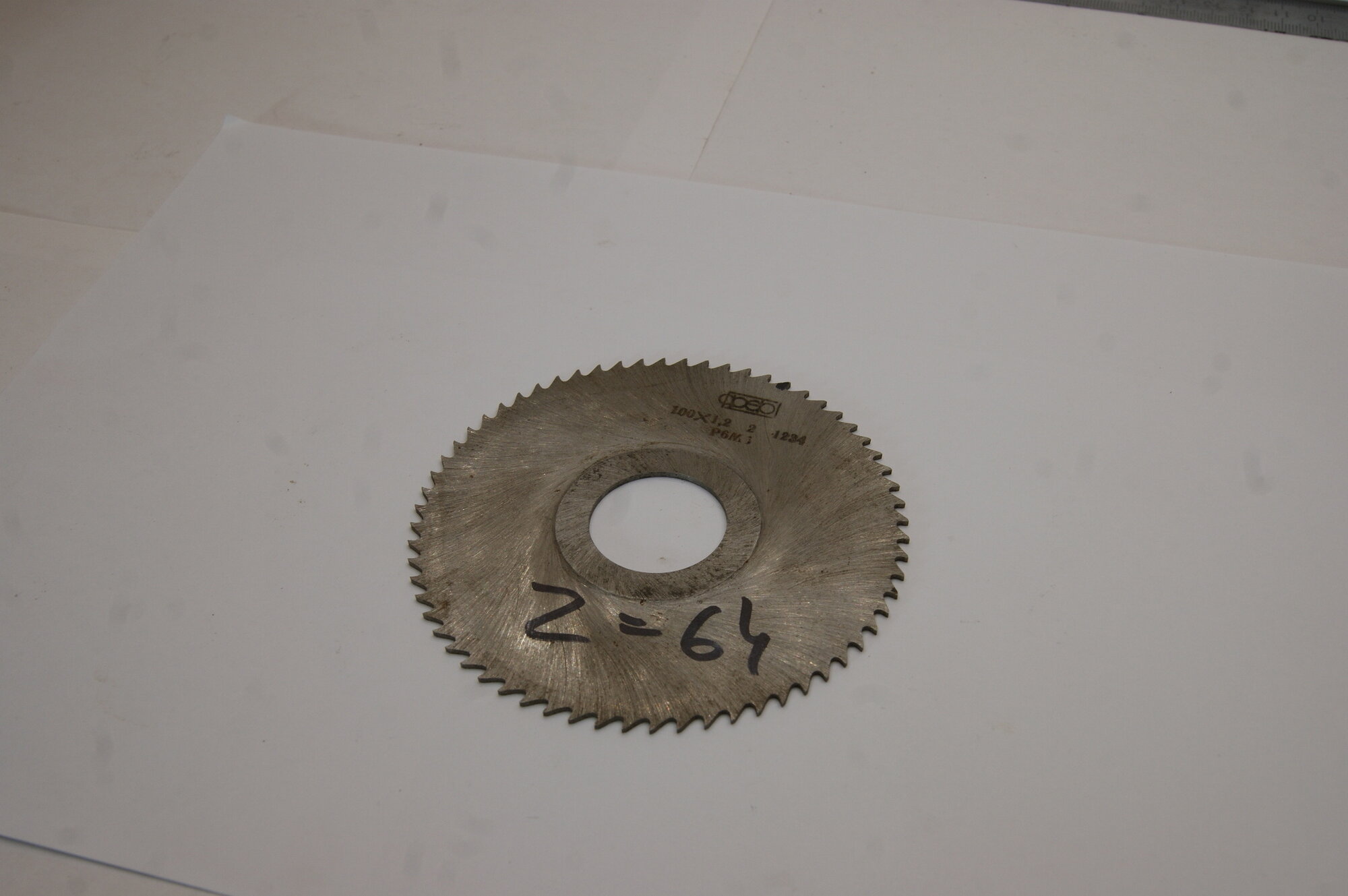 Фреза отрезная дисковая по металлу 100х1.2х27мм. z 64 Р6М5 СССР с фаской, без шпонки