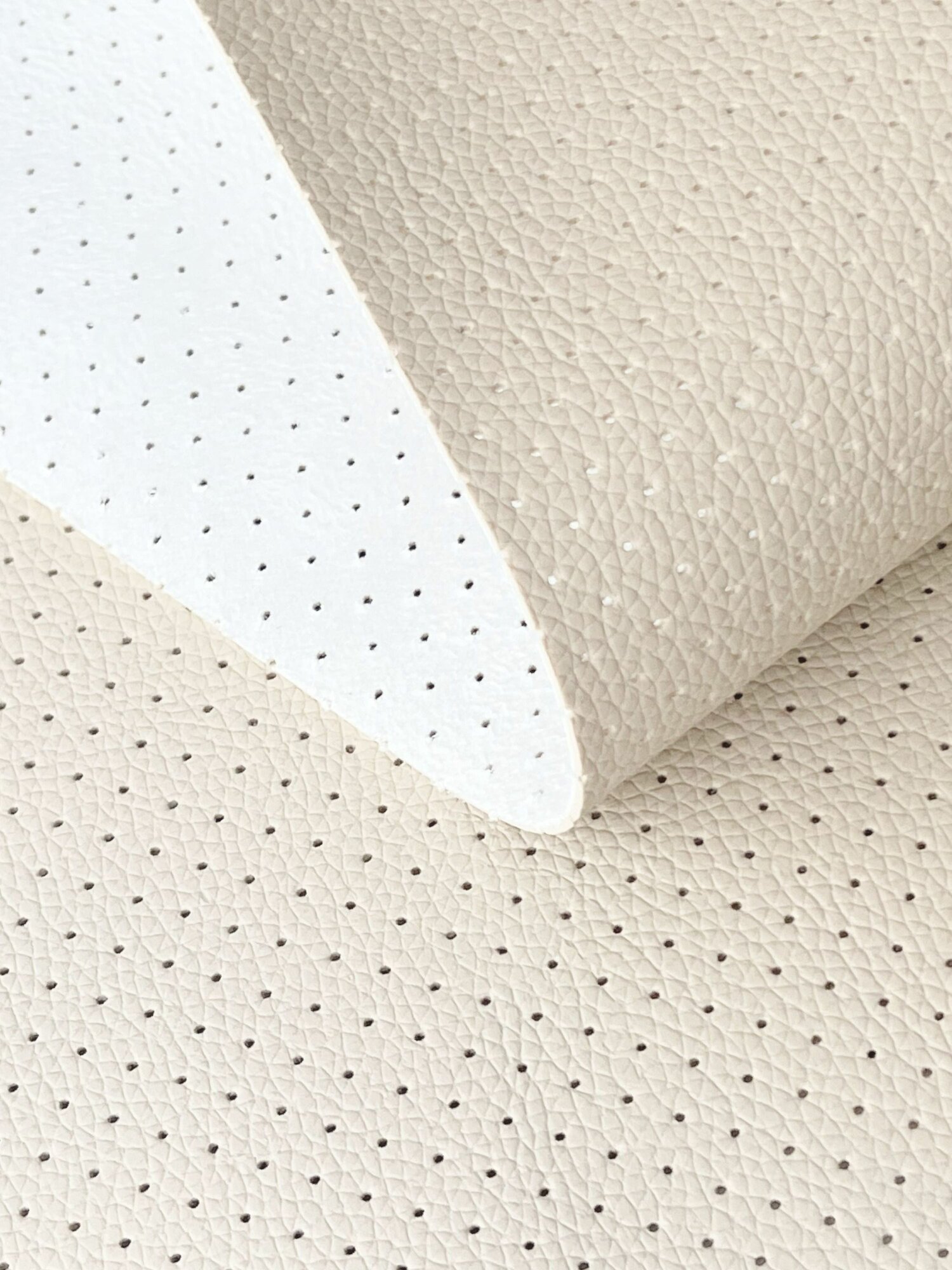 Экокожа Mykonos Перфорация 1,2 мм цвет Кремовый