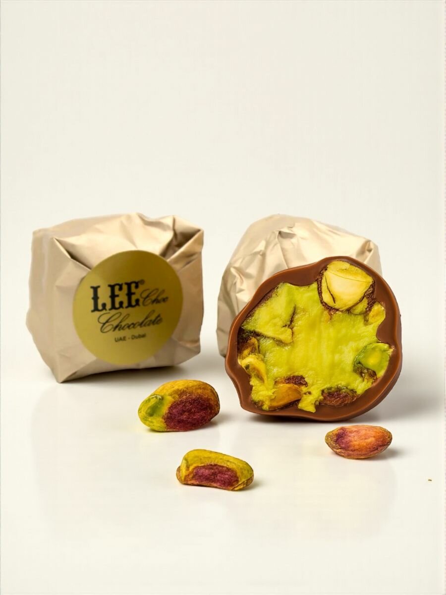 Шоколадные конфеты LEE Chocolate с цельной фисташкой, 100 г. 4 шт. Дубай