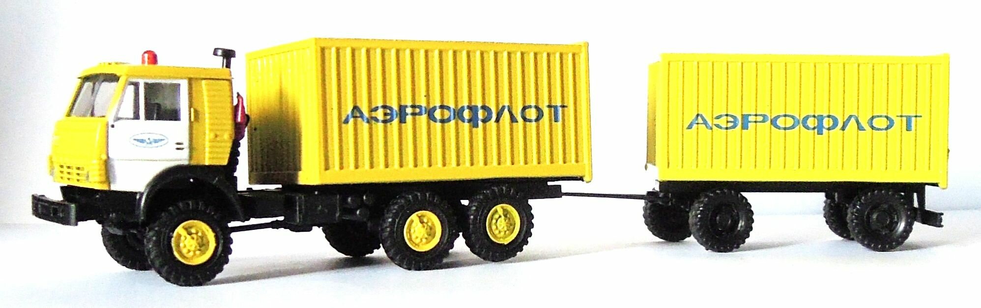 870246 MTD Модель грузовика с прицепом H0 1:87 16,5мм