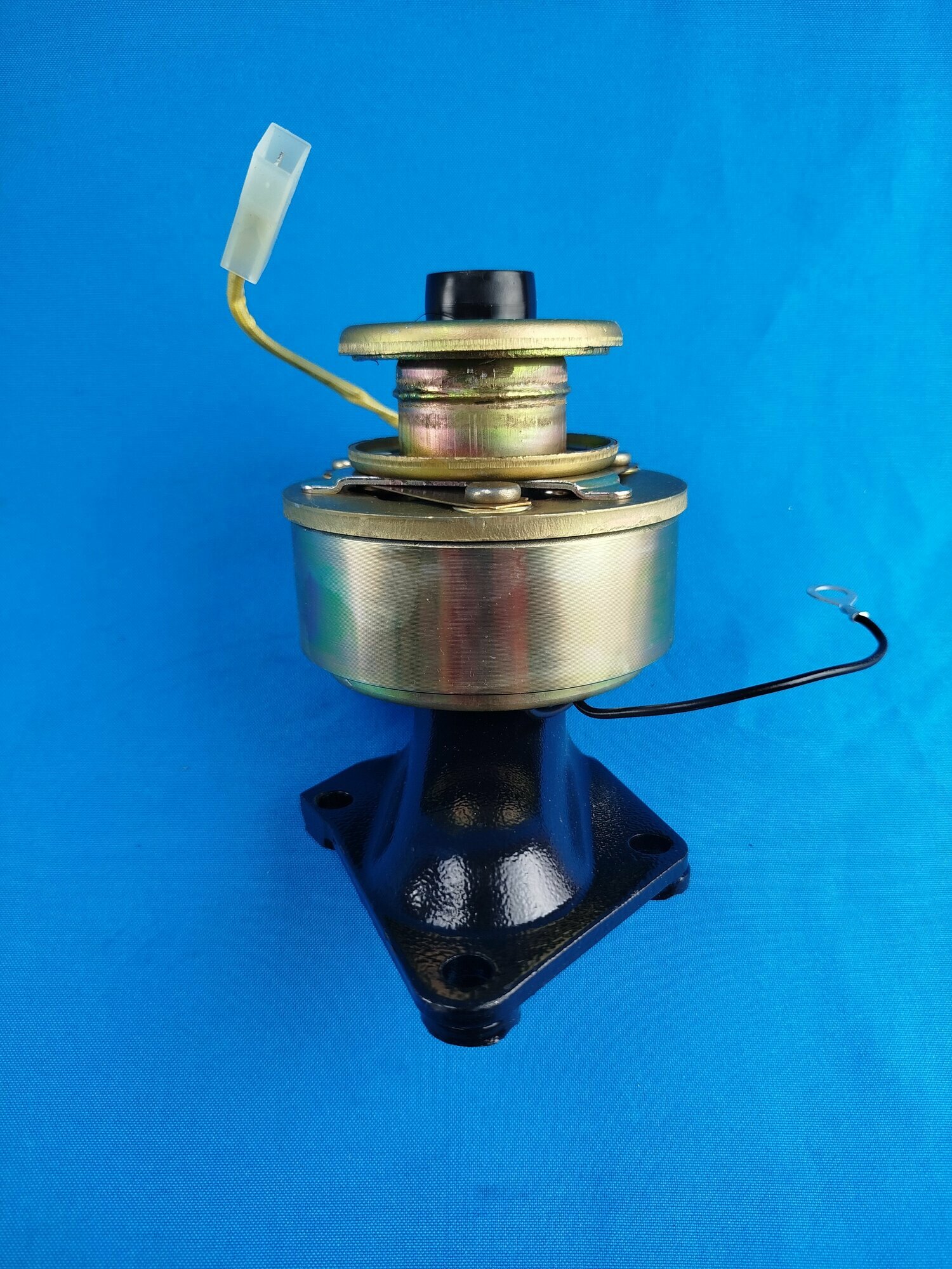 Муфта электромагнитная "LUZAR" для автомобилей ГАЗель-Бизнес, Соболь дв. УМЗ (под поликлиновый ремень)