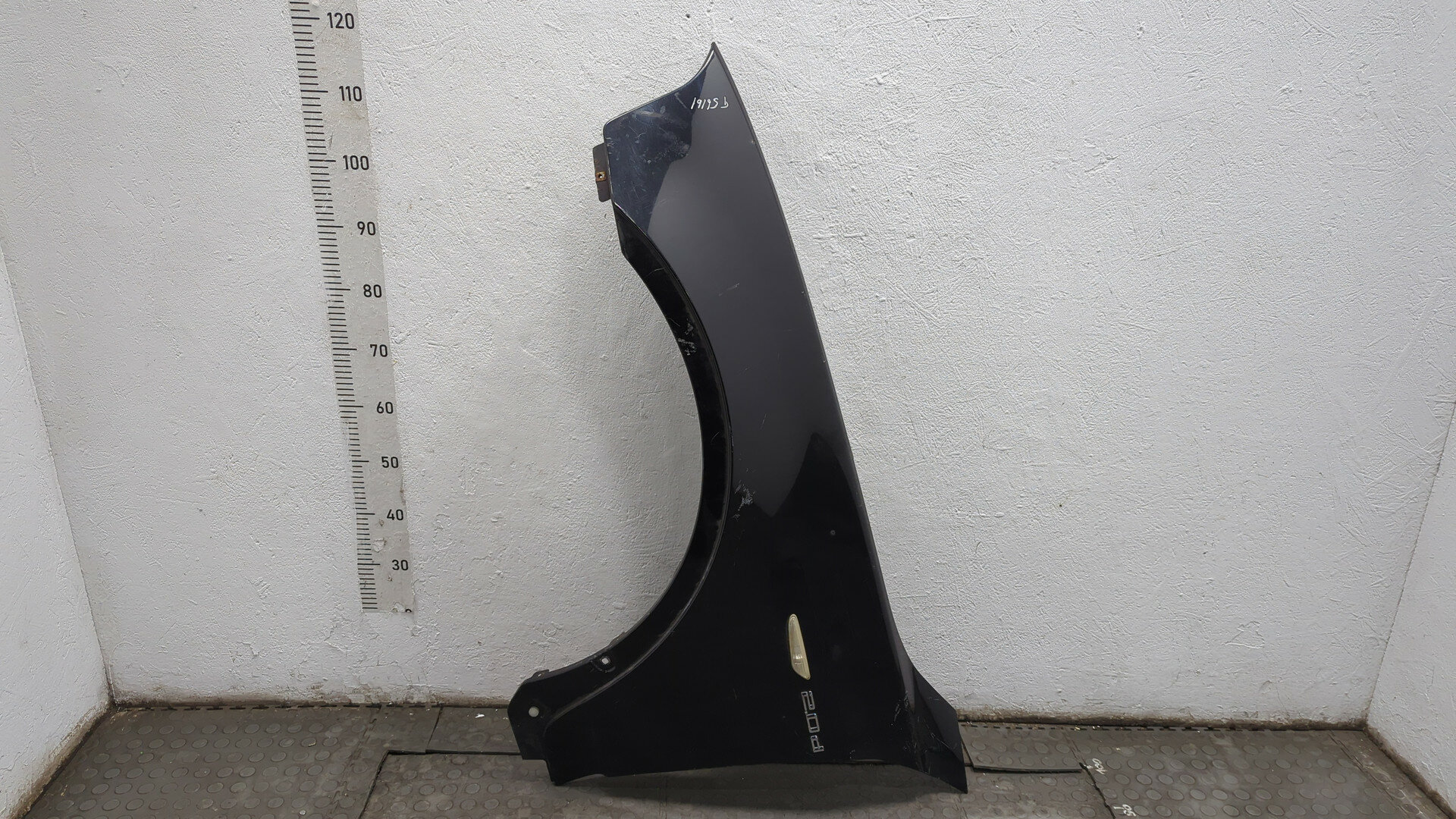 Крыло левое переднее BMW X3 E83 Б/У