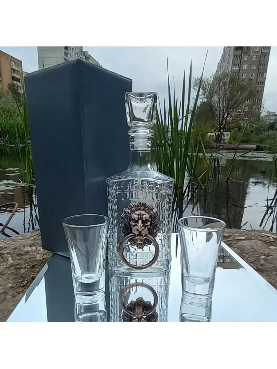 Графин большой Лев 500мл+ 2 стопки высокие 50мл в подарочной