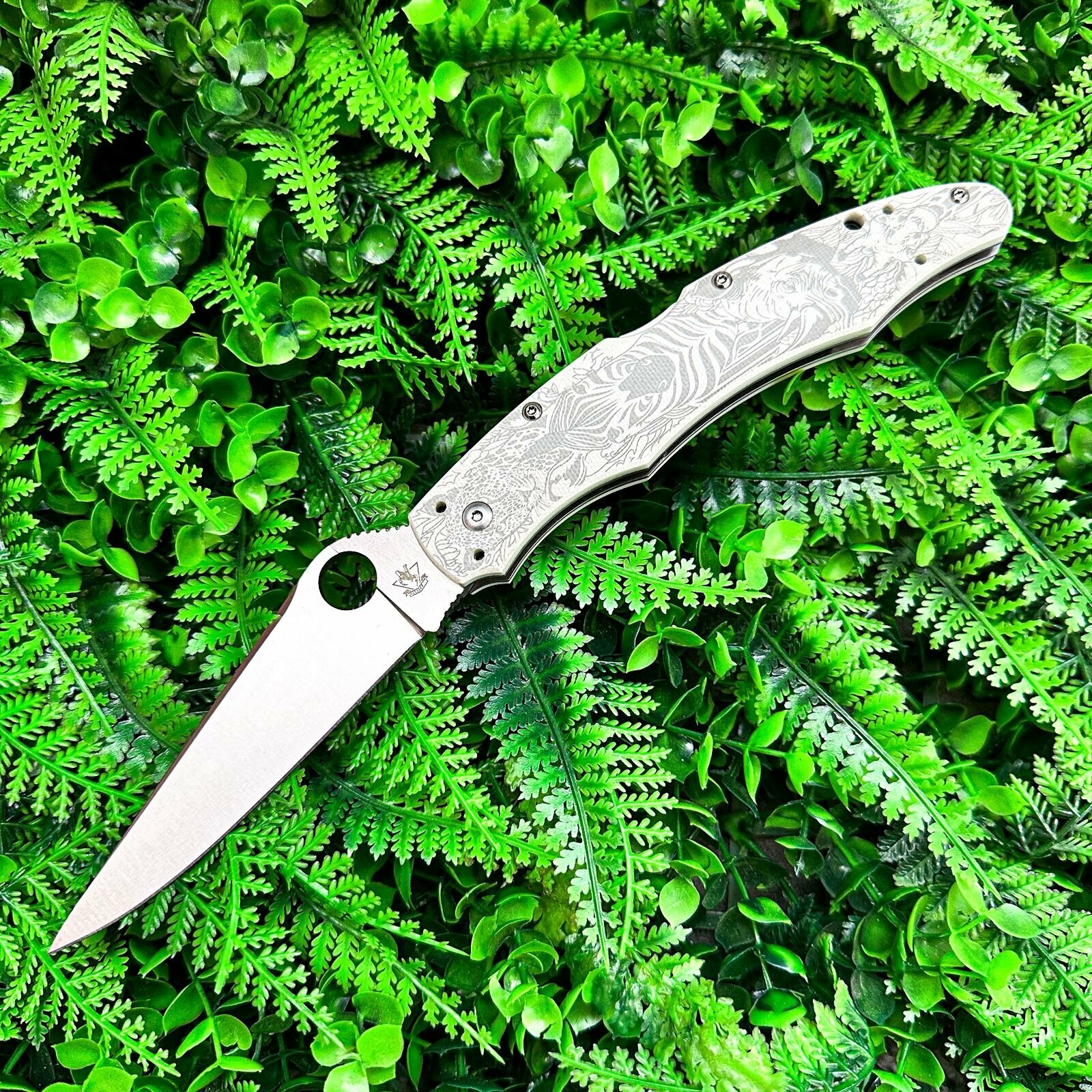 Складной нож Steelclaw Коп 06 "Африка" сталь VG10, рукоять белый G10