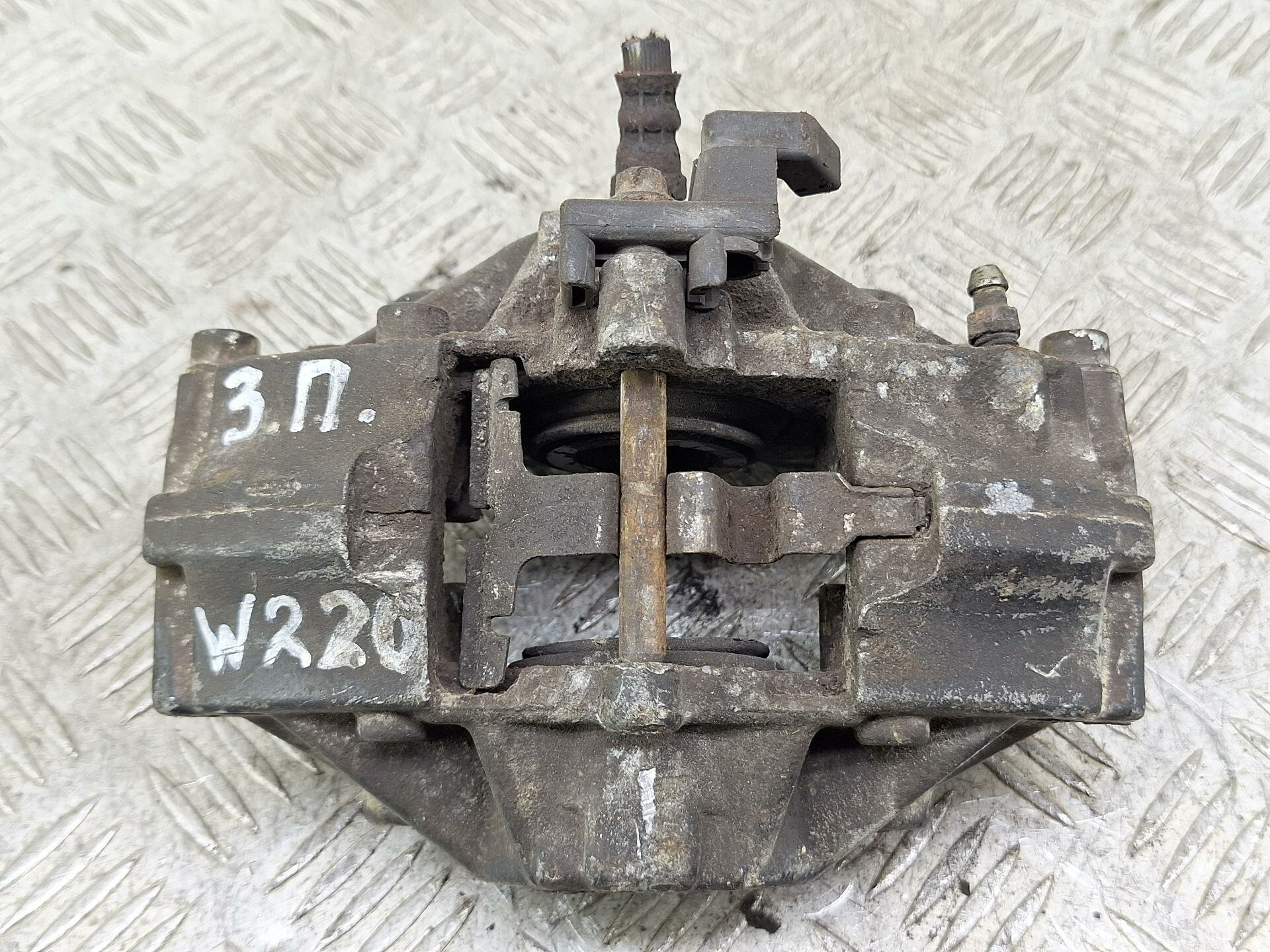 Суппорт тормозной задний правый Mercedes-Benz S W220 (1998 - 2002)