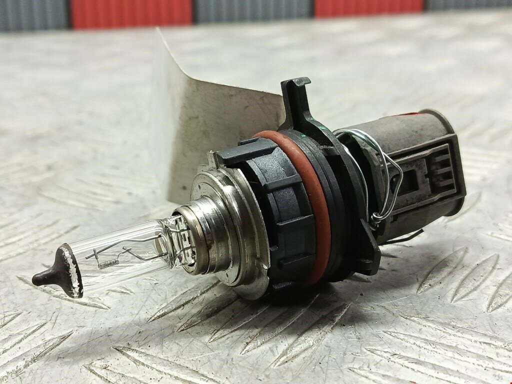 Патрон лампы фары BMW 5-Series (E39) 8370892 арт. 2270911