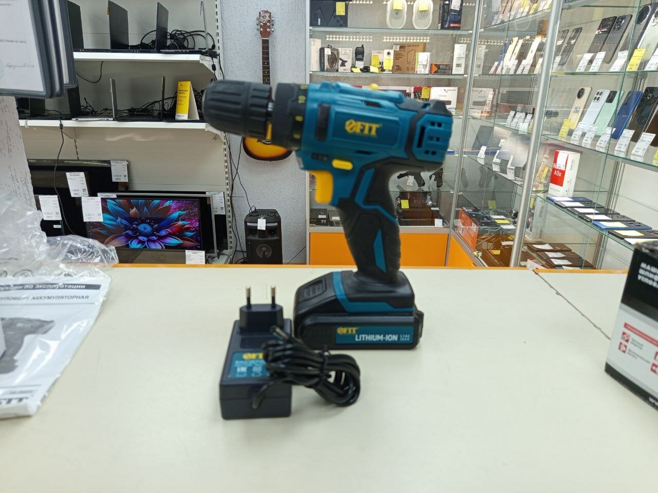 Аккумуляторная дрель-шуруповерт FIT CD-14M 80187